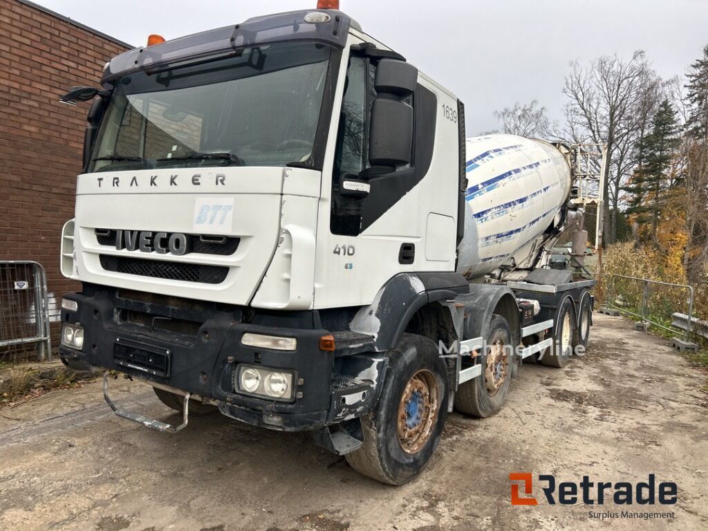 Prodaje se Saraka na šasiji IVECO trakker kamion s mešalicom za beton na aukciji