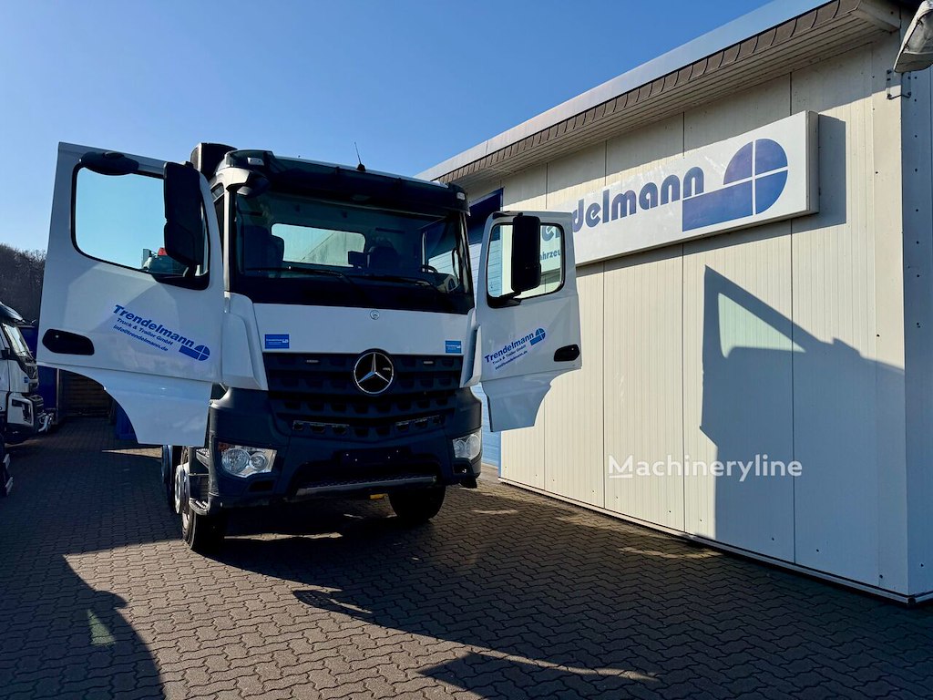 12 na šasiji Mercedes-Benz Arocs 4142 kamion s mešalicom za beton