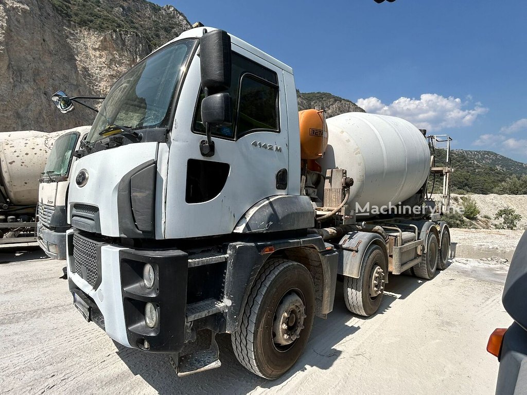 Betamix na šasiji Ford Cargo 4142 kamion s mešalicom za beton