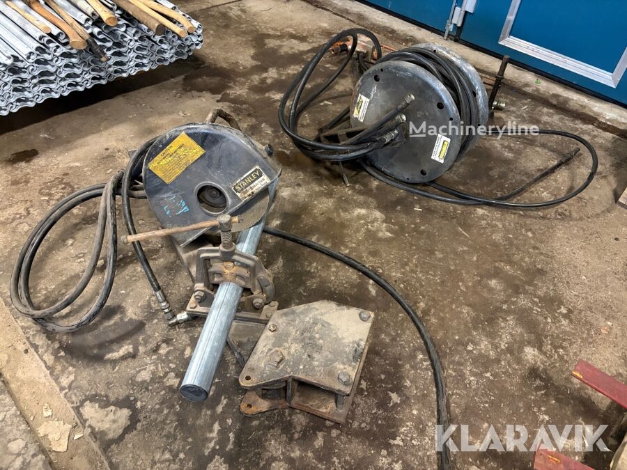 Prodaje se Hydraulkap, slangvinda och hydraulhammare hidraulični čekić na aukciji