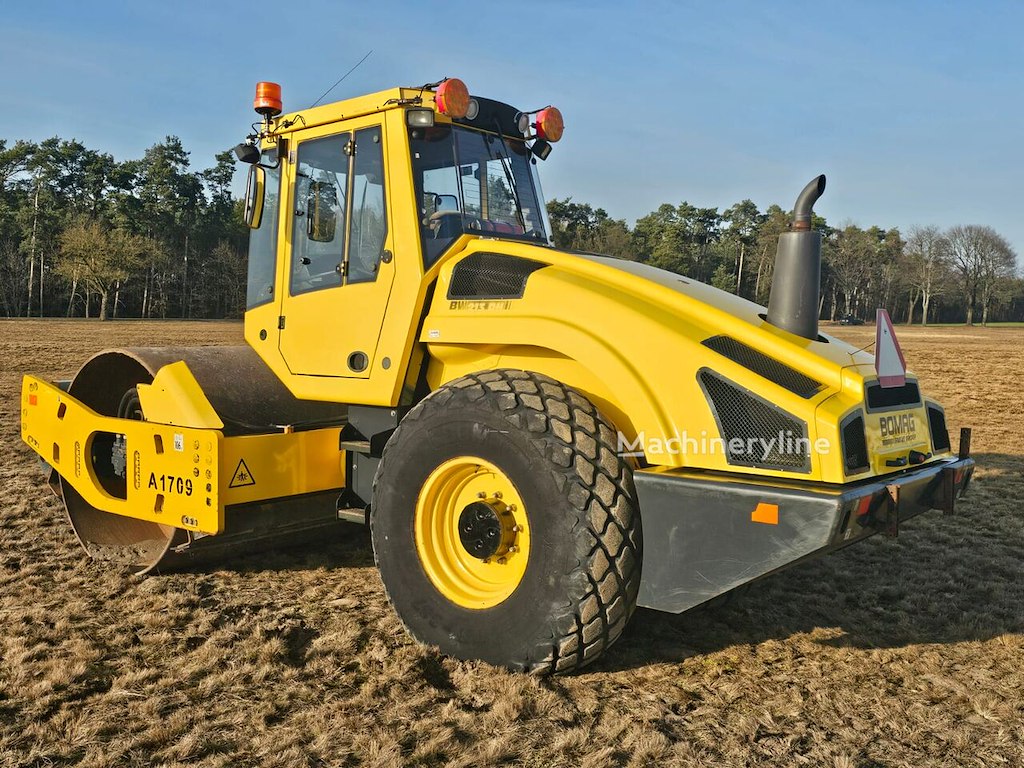 BOMAG BW213 DH4 kompaktor s jednim valjkom