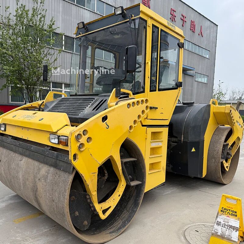 BOMAG BW203 AD-4 13ton valjak za asfalt