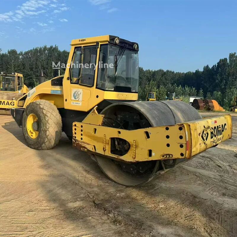 BOMAG BW220D-4 20ton kompaktor s jednim valjkom