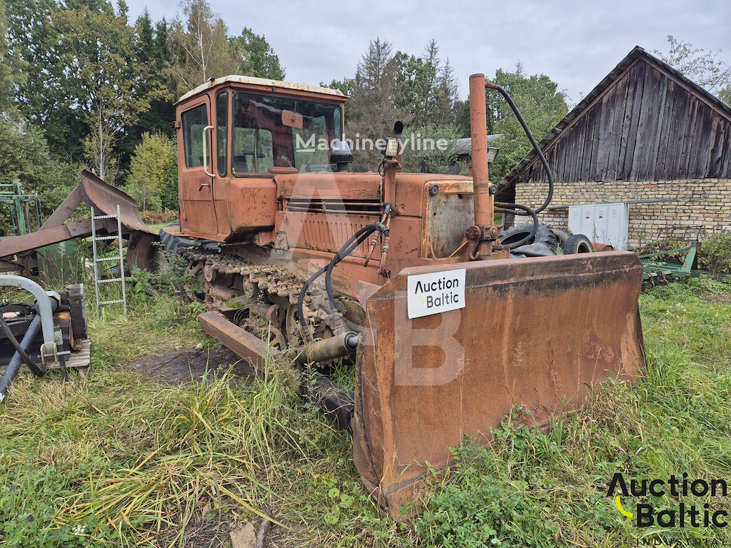Prodaje se DT-75 buldožer na aukciji
