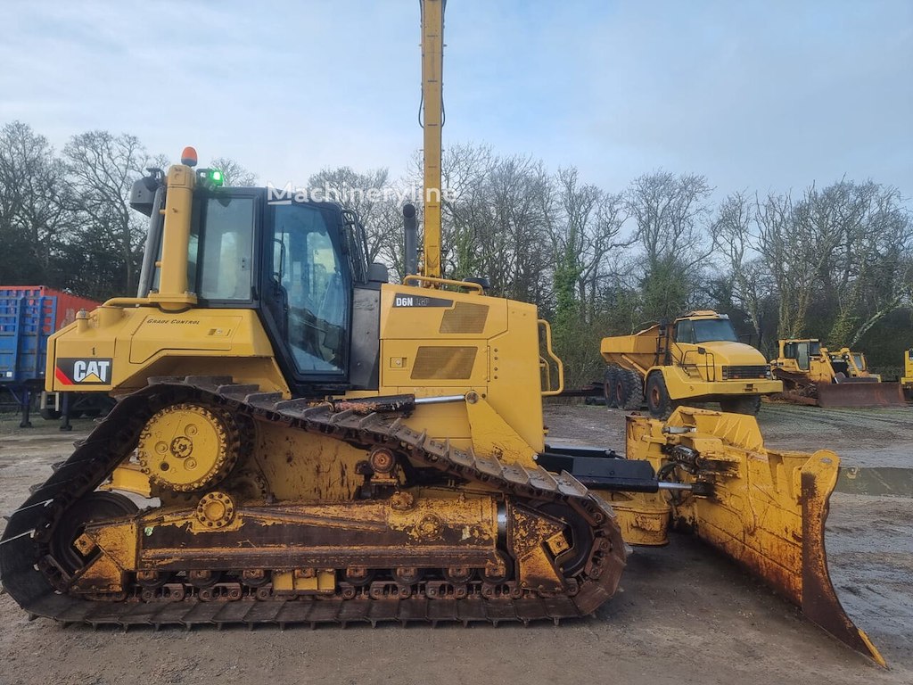 Caterpillar D6N LGP buldožer