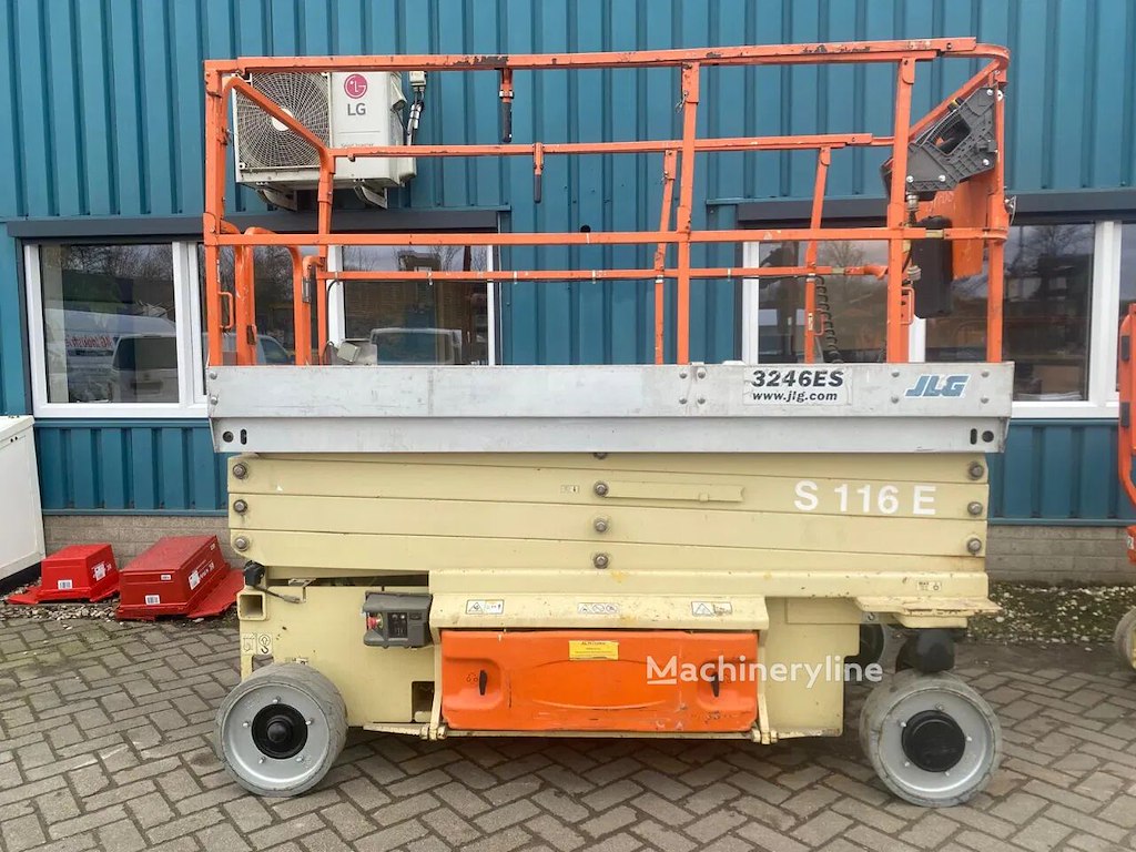JLG 3246 ES makazasta platforma