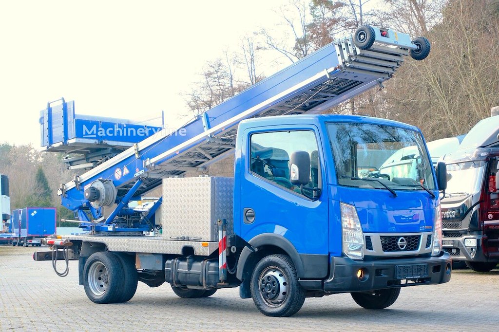 Nissan Cabstar kamion sa merdevinama