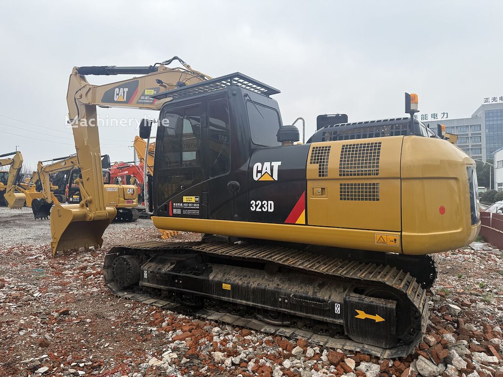 Caterpillar 323D bager guseničar