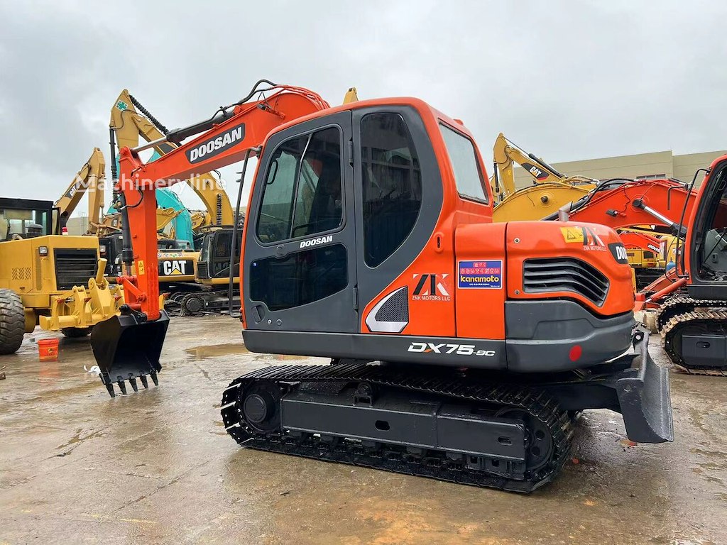 Doosan DX75 midi bager
