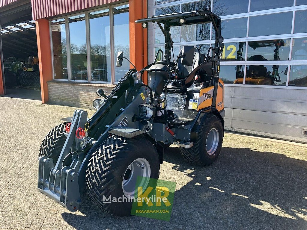 Novi Giant G2500 X-tra HD multifunkcionalni utovarivač