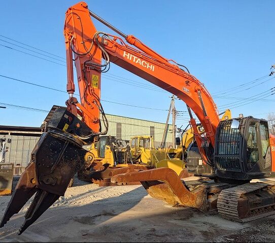 Hitachi ZX225USR bager guseničar