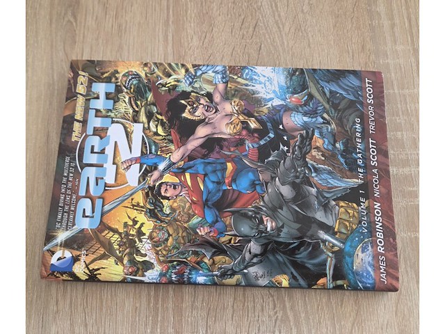 Earth 2: The Gathering vol.1 HC