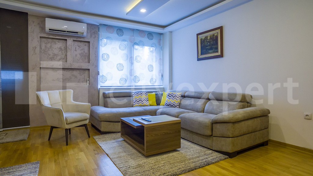 Stan za izdavanje BEZ PROVIZIJE: Dvosoban, 70m², Bulevar oslobođenja, Voždovac - 800€