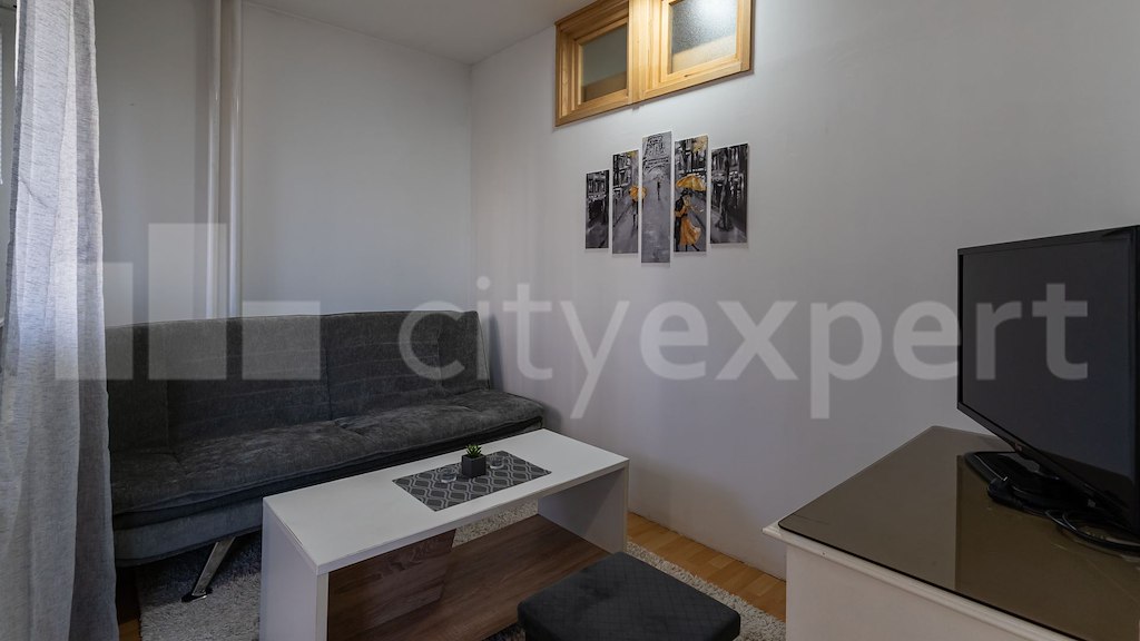 Stan za izdavanje BEZ PROVIZIJE: Dvosoban, 37m², Banijska, Zemun - 450€