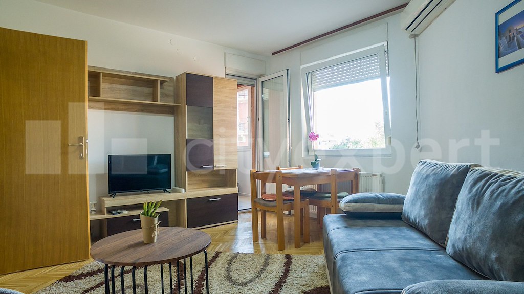 Stan Izdavanje Novi Sad Bez skrivenih troškova - 41m², Bulevar Jaše Tomića, Novi Sad - 450€