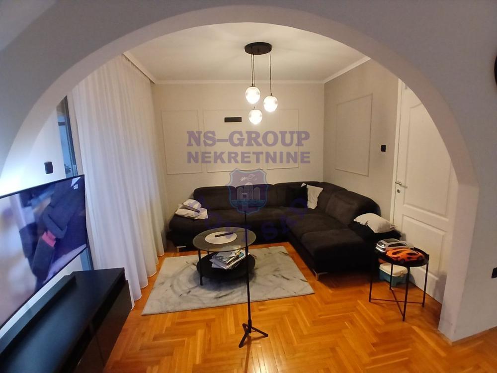 Trosoban stan na prodaju, 80m2, 185.400€