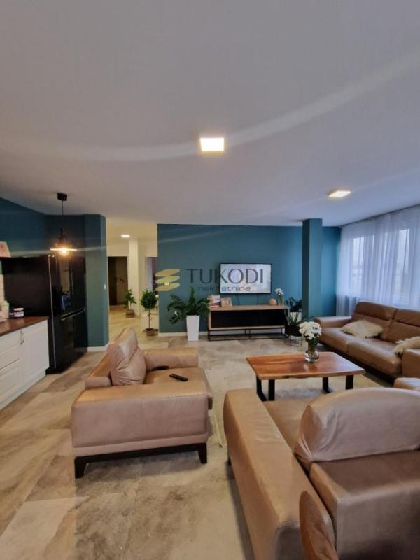 Četvorosoban stan na prodaju, 146m2, 300.000€