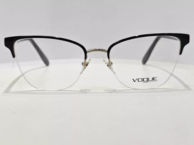 VOGUE ŽENSKE NAOČARE ZA VID MODEL 3