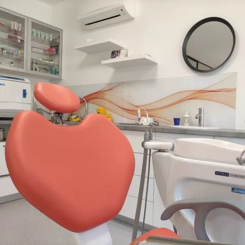 BAČKOVIĆ DENTAL MEDICINE - SVAKI OSMEH IMA SVOJU PRIČU