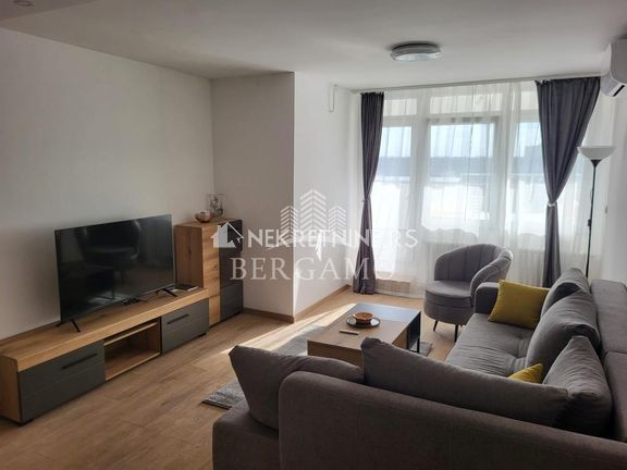 Renoviran stan sa velikom terasom (13m²) u Bloku 30, 52m2, 2.0 ID#1850