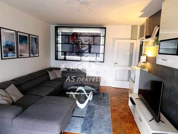 Vračar, Crveni krst, 3.0 stan, 86m2, 1000 EUR