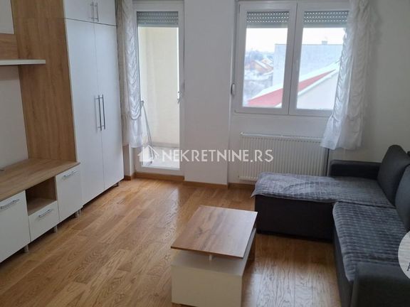 Izdavanje garsonjere –Telep, 28 m², odmah useljiva