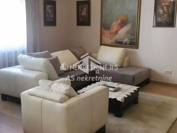Stari grad, Trg Republike, 3.0 stan, 87m2, 1200 EUR