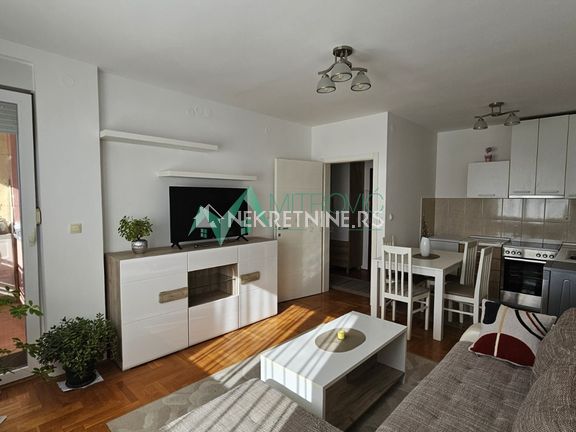 Stanovi,NOVI SAD,BULEVAR PATRIJARHA PAVLA,kv: 37.00, € 400, ID: 9101895