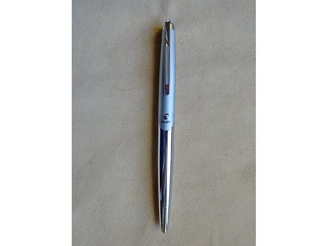 Pilot Steel &;;; Chrome roler olovka