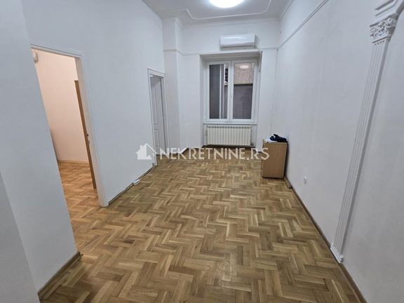 Stari grad, Dečanska, prazan,renoviran ID#8651