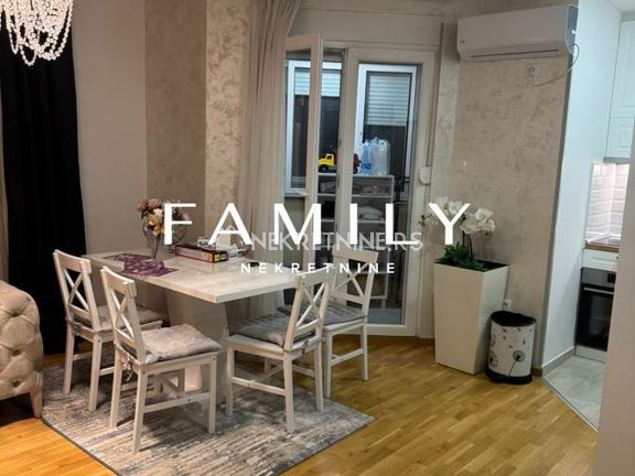 Kompletno namešten dvoiposoban stan 63m2 + garažno mesto+ PET FRIENDLY