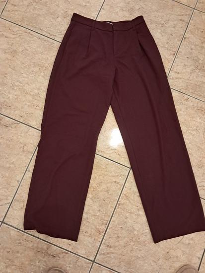 Bershka burgundi pantalone