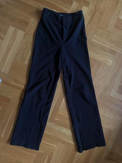 Stradivarius rebraste pantalone