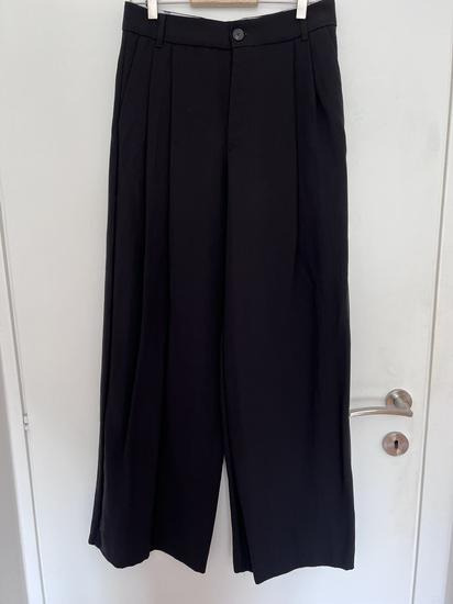Zara siroke elegantne pantalone