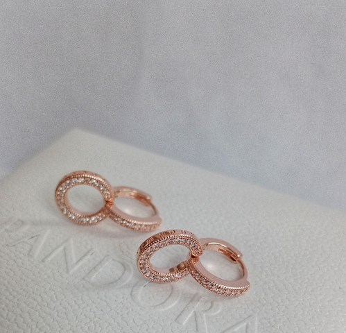 Pandora rose gold alke minđuše