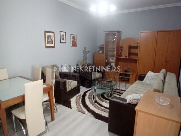 Gundulićev venac, Venizelosova 70m2