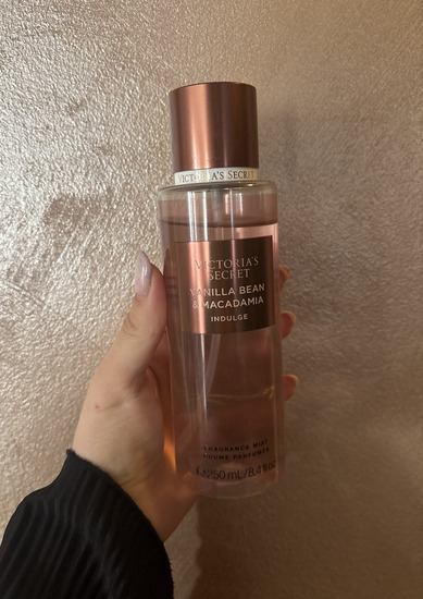 Victora Secret body Mist<3