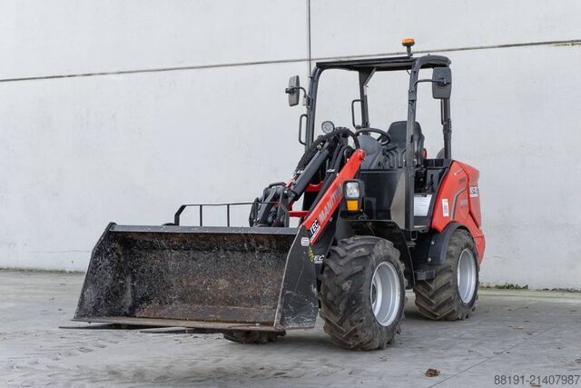 Mini utovarivač
Manitou MLA 4-50 H