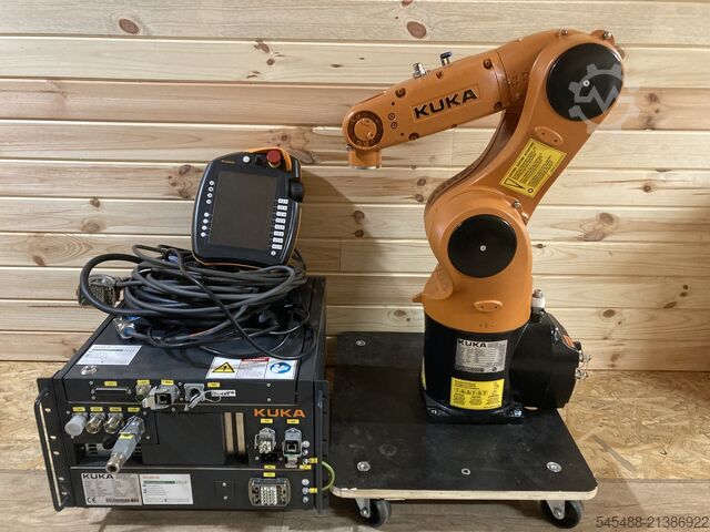 Industrijski robot
KUKA KR 6 R700 fivve