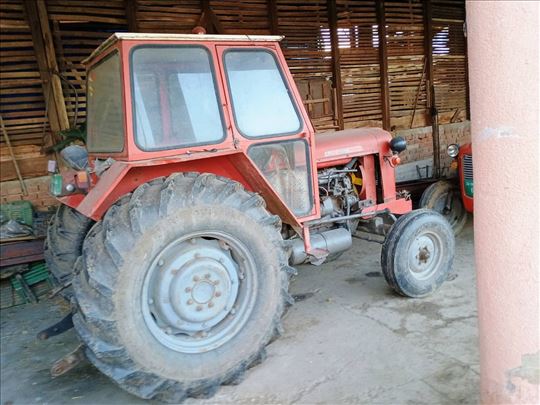 Traktor i prikolica