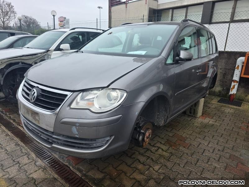 Volkswagen Touran Kompletan Auto U Delovima