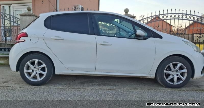 Peugeot 208 1.2 Karoserija