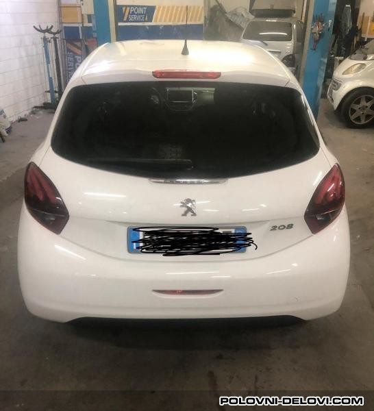 Peugeot 208 1.2 Kompletan Auto U Delovima