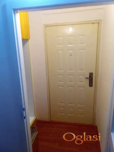 izdaje se stan sa grejanjem