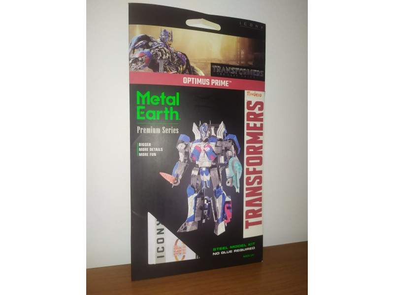 Transformers Optimus Prime metalni model NOVO