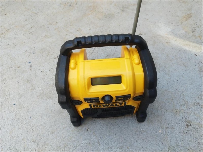 DeWalt radio