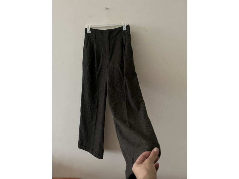 Wide leg štofane pantalone visokog struka, 38