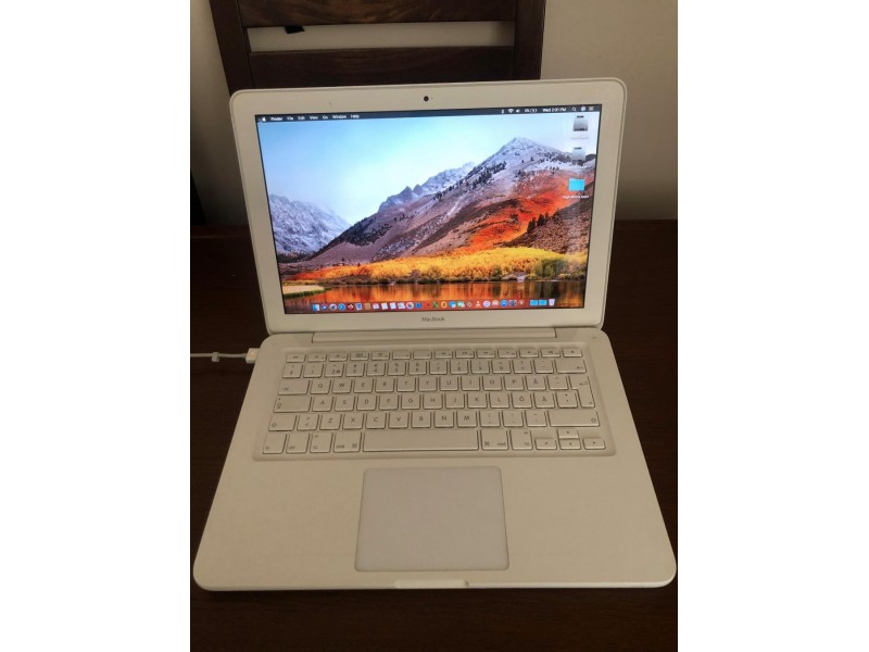 APPLE MacBook A1342