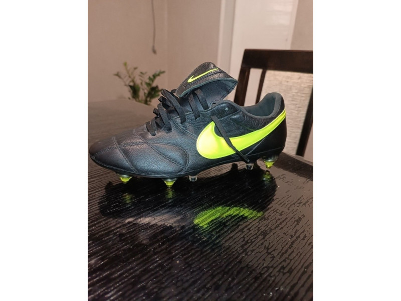 Kopačke Nike br. 42 (Nove,nikad nošene)