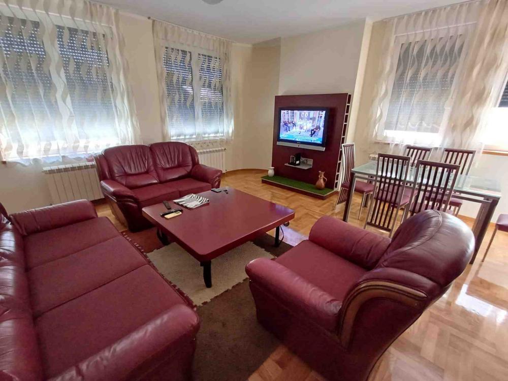 Južni bulevar,3.0,namešten,garaža ID#5650
800 €